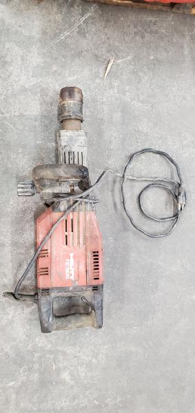 Used Hilti TE 905 Breaker
