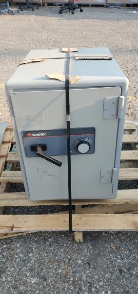 Used Sentry 6530 Safe with Combo