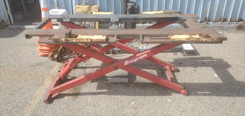 Used Snap-On Hinged Frame Engaging Lift