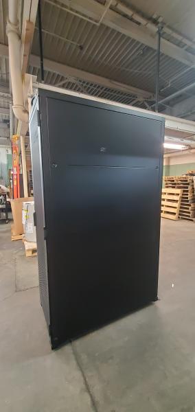 Hitachi Server Cabinet- 23"x48", Contains Hitachi HUSVM. 11 Empty HD ...