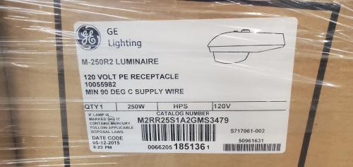 Lot of 40 GE M250R2 250W 120V HPS Luminaires.