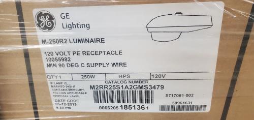 Lot of 40 GE M250R2 250W 120V HPS Luminaires.
